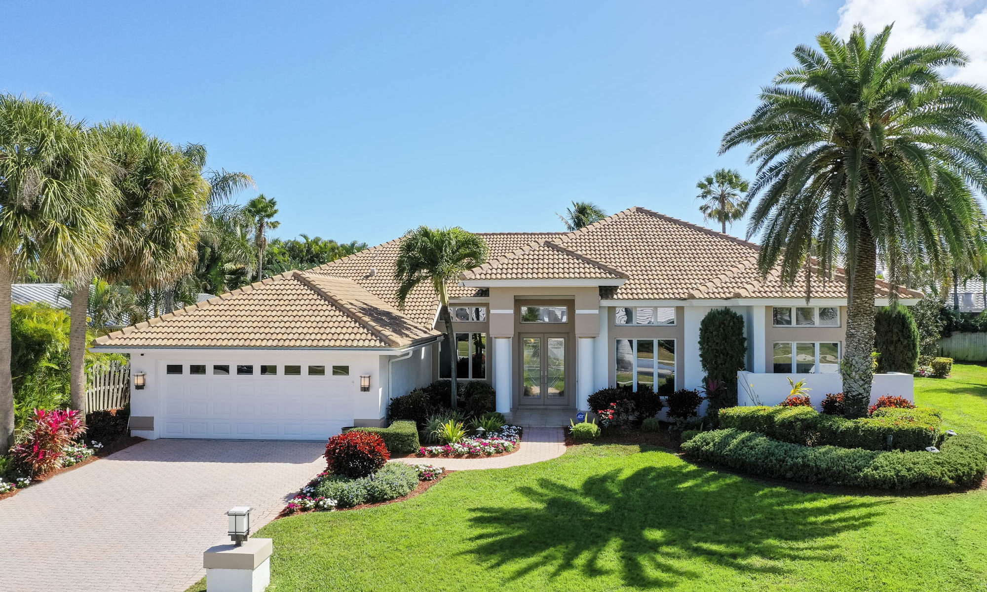 STUNNER ON SONATA! Echo Fine Properties Real Estate