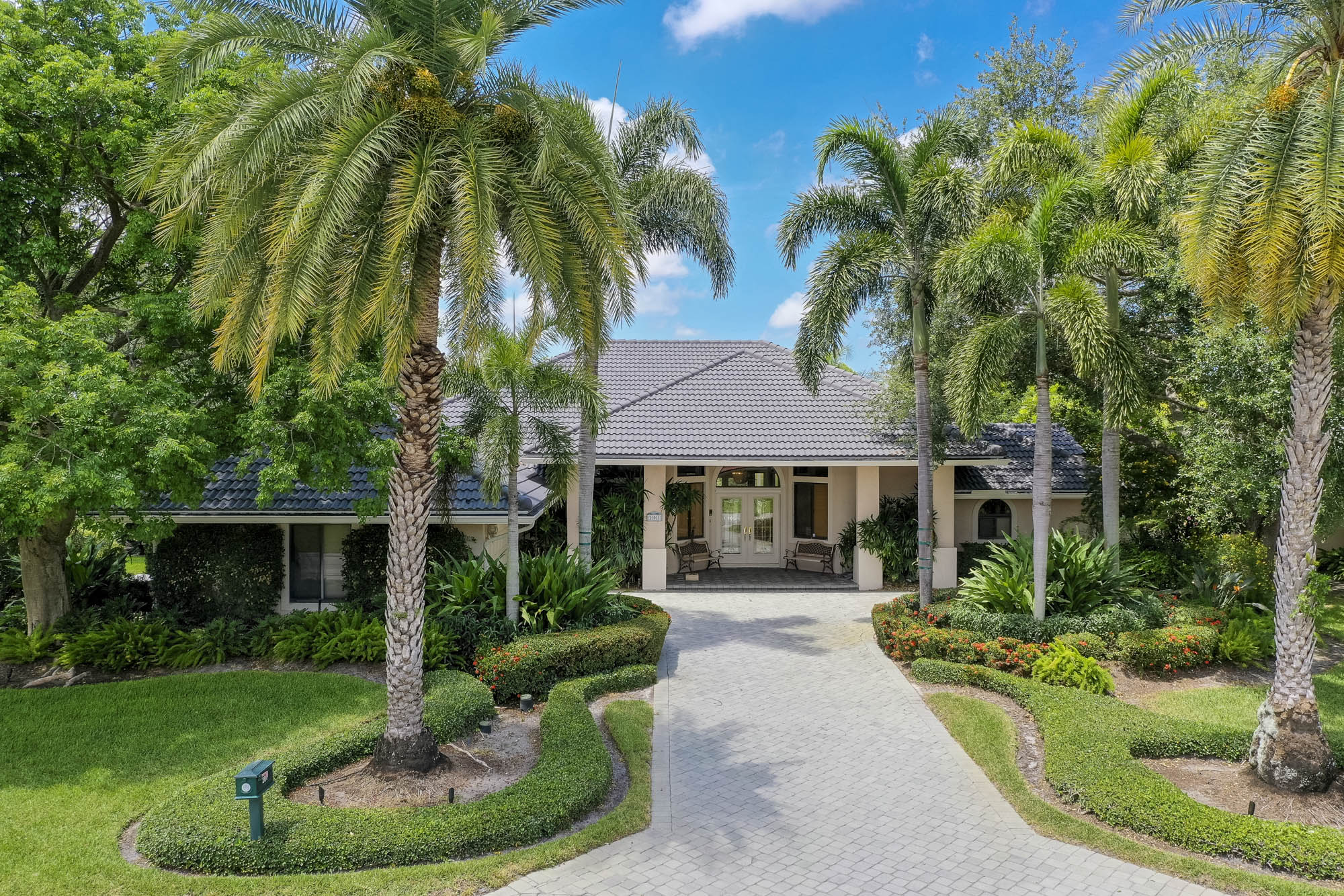 Just Listed | Pretty in Preston | 201 Thornton Drive